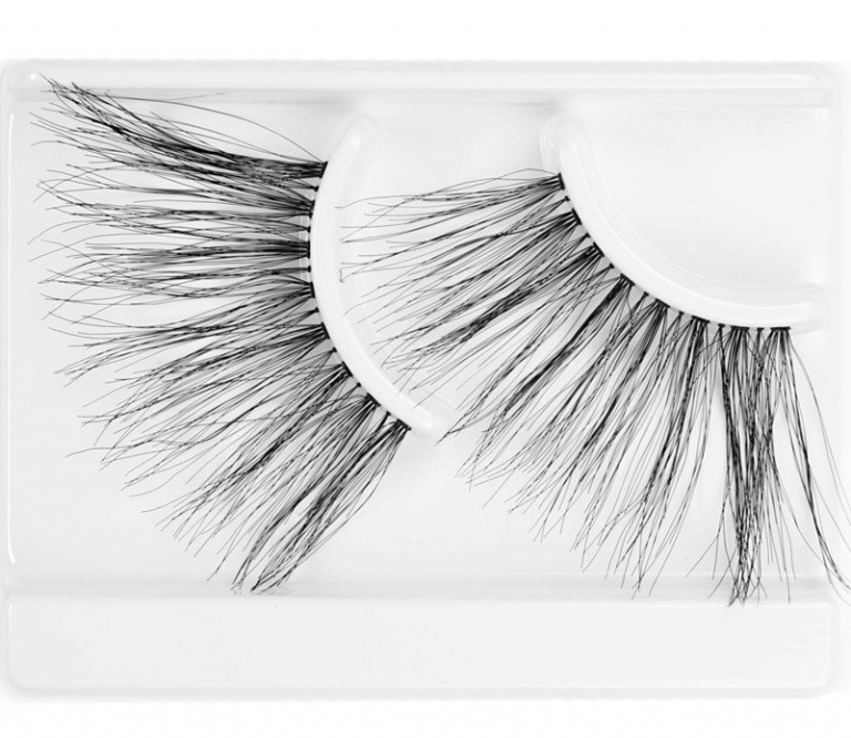 The 30 Best Halloween Eyelashes to Elevate Any Costume